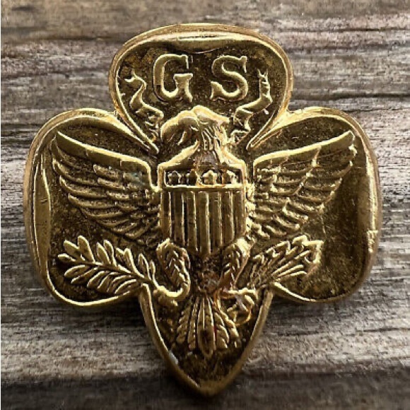 Jewelry | Vintage Girl Scouts Gold Tone Pin | Poshmark